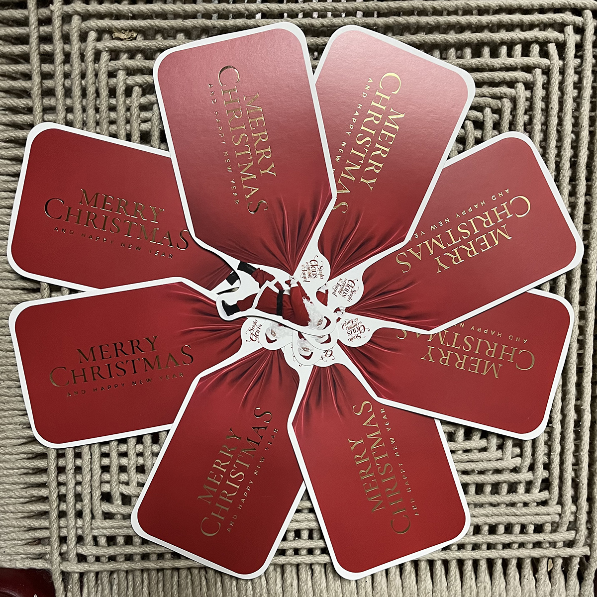 SANTA IN TOWN - CHRISTMAS SHAPE CARDS